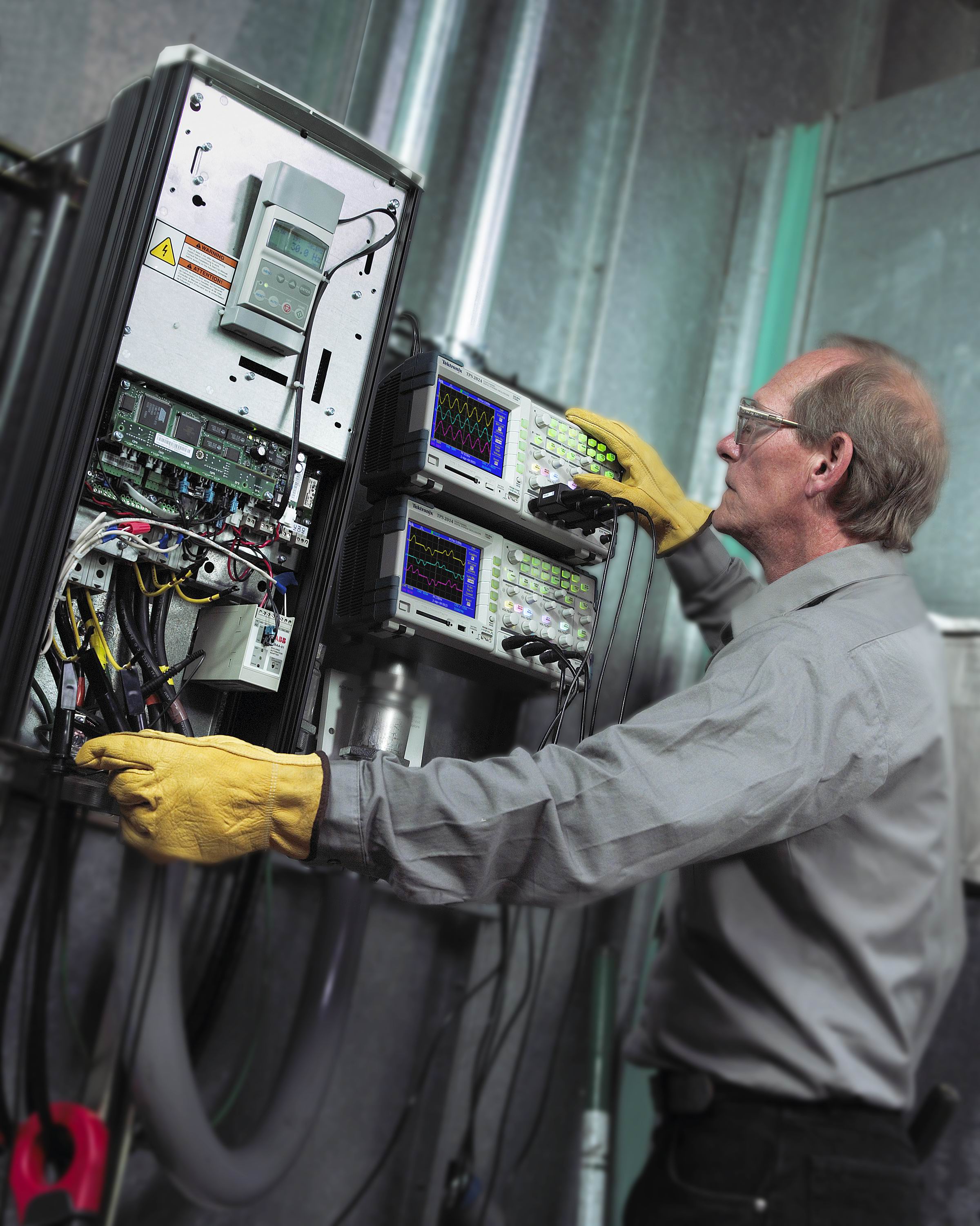 *nml TPS2024B Batterie-Oszi. 200MHz - PEWA Messtechnik ...